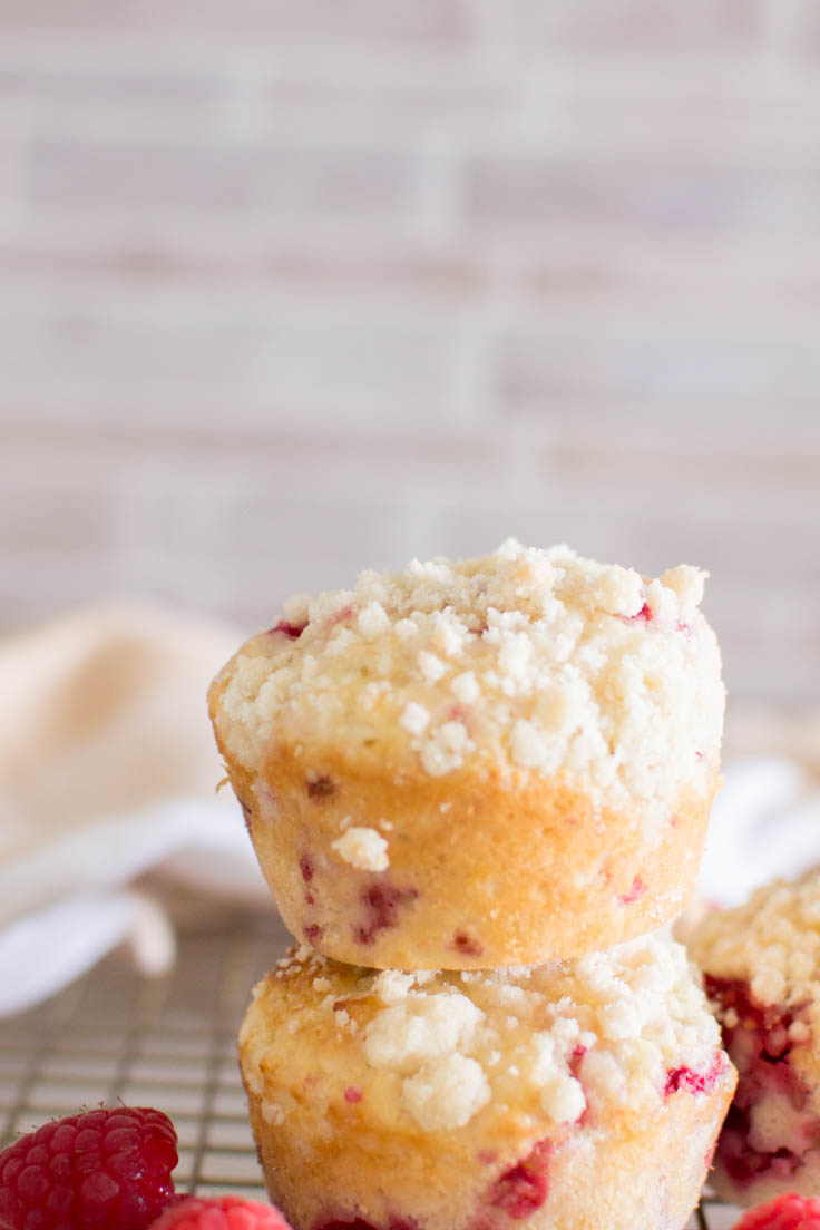 Raspberry Streusel Muffins - Easy Recipe Depot